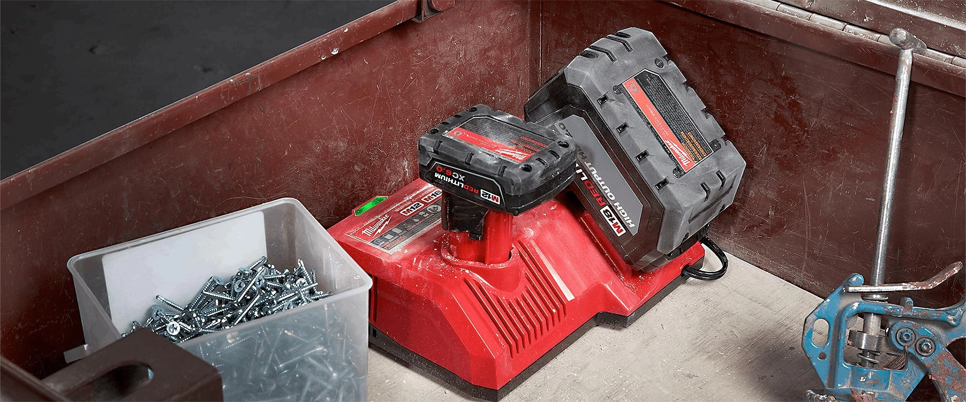 M18 and M12 Battery Charging Accessories | Milwaukee Tool