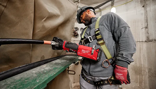 M18 FORCE LOGIC Hydraulic Crimpers | Milwaukee Tool